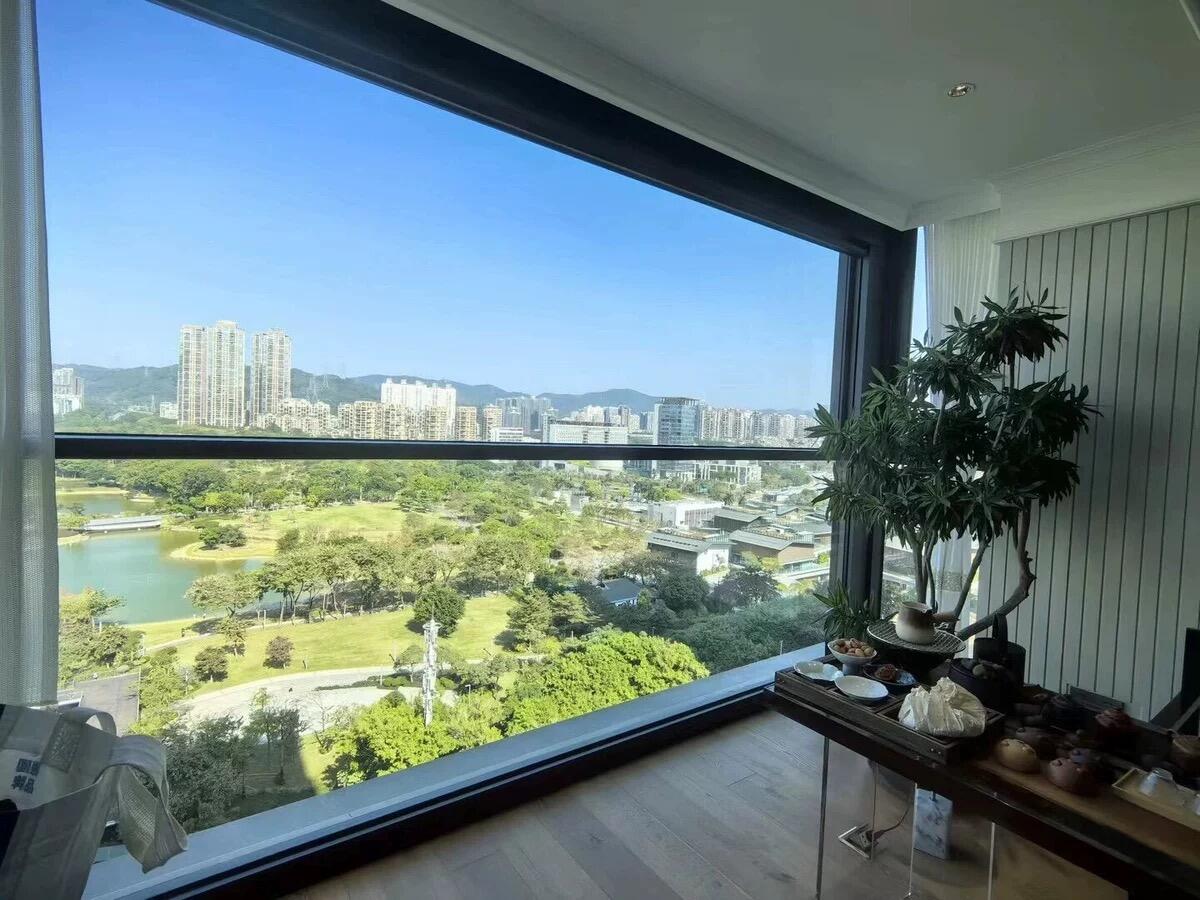 Guillotine window - Alucovero