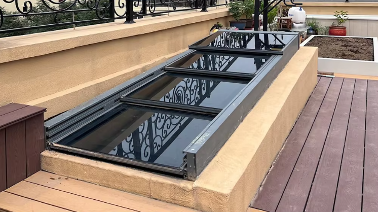 Motorized Skylight Window - Alucovero